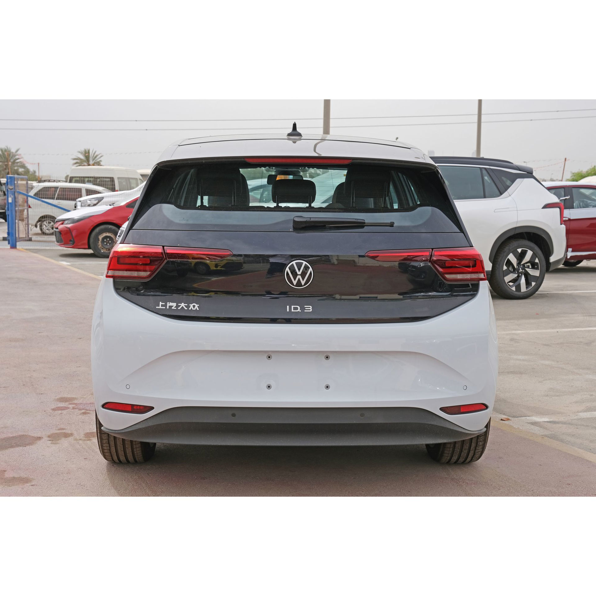 Buy Online Volkswagen ID3 Pro, Electric, White - 2022 in UAE | Dubuy.com